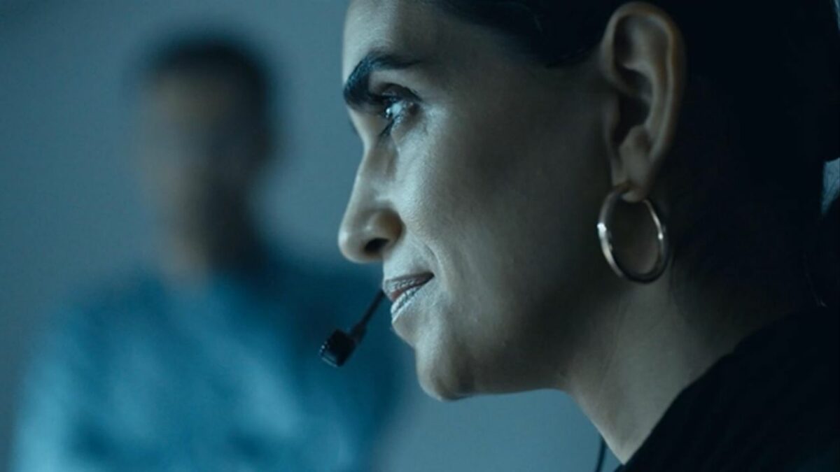 What happens to Tamar’s mission in Tehran season 1?