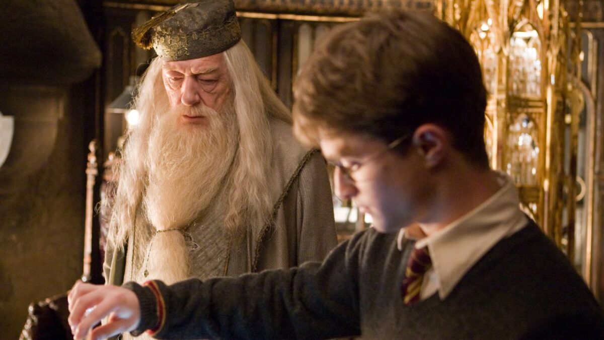 El perfume divino inspira las botellas del pensadero de Dumbledore