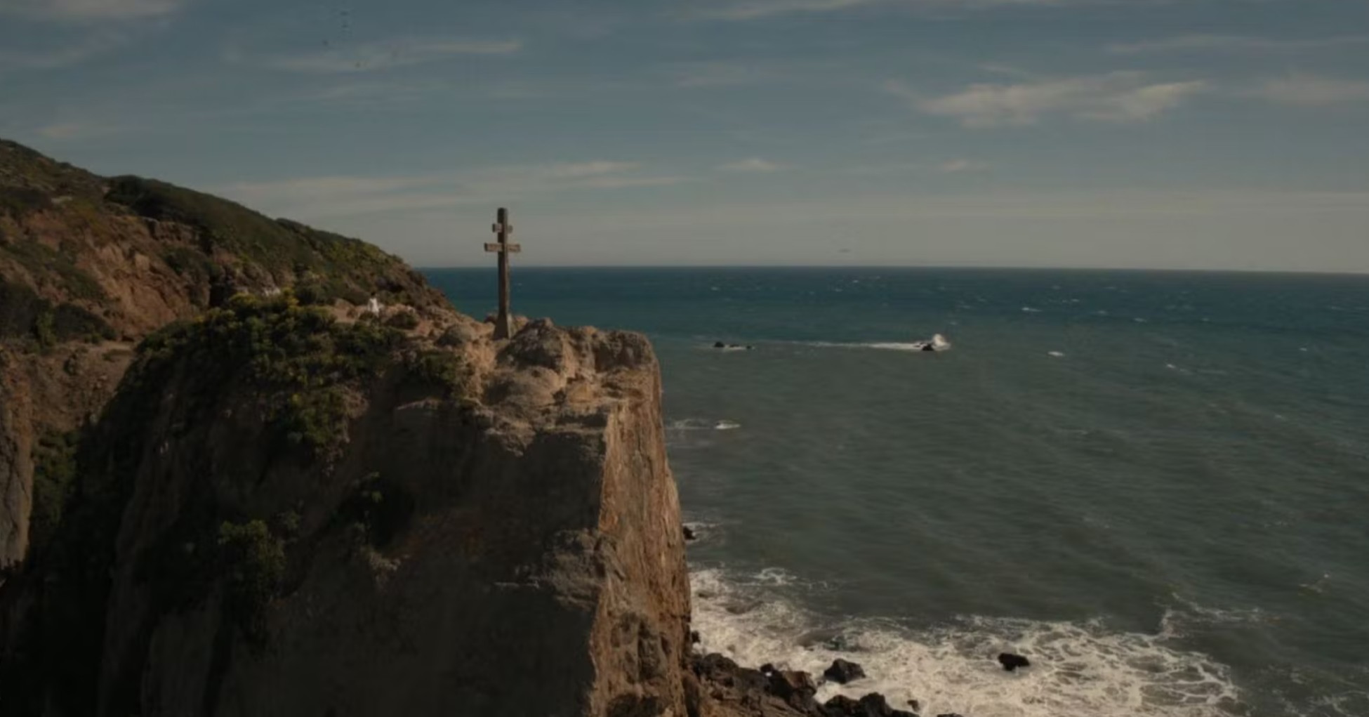 What Happens At The End Of The Gorge? Is There A Sequel?