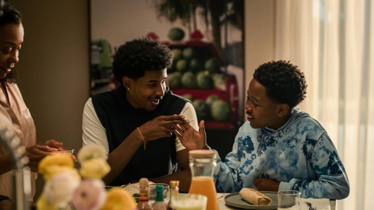 Forever Netflix 2025 : qui joue dans la nouvelle romance pour adolescents